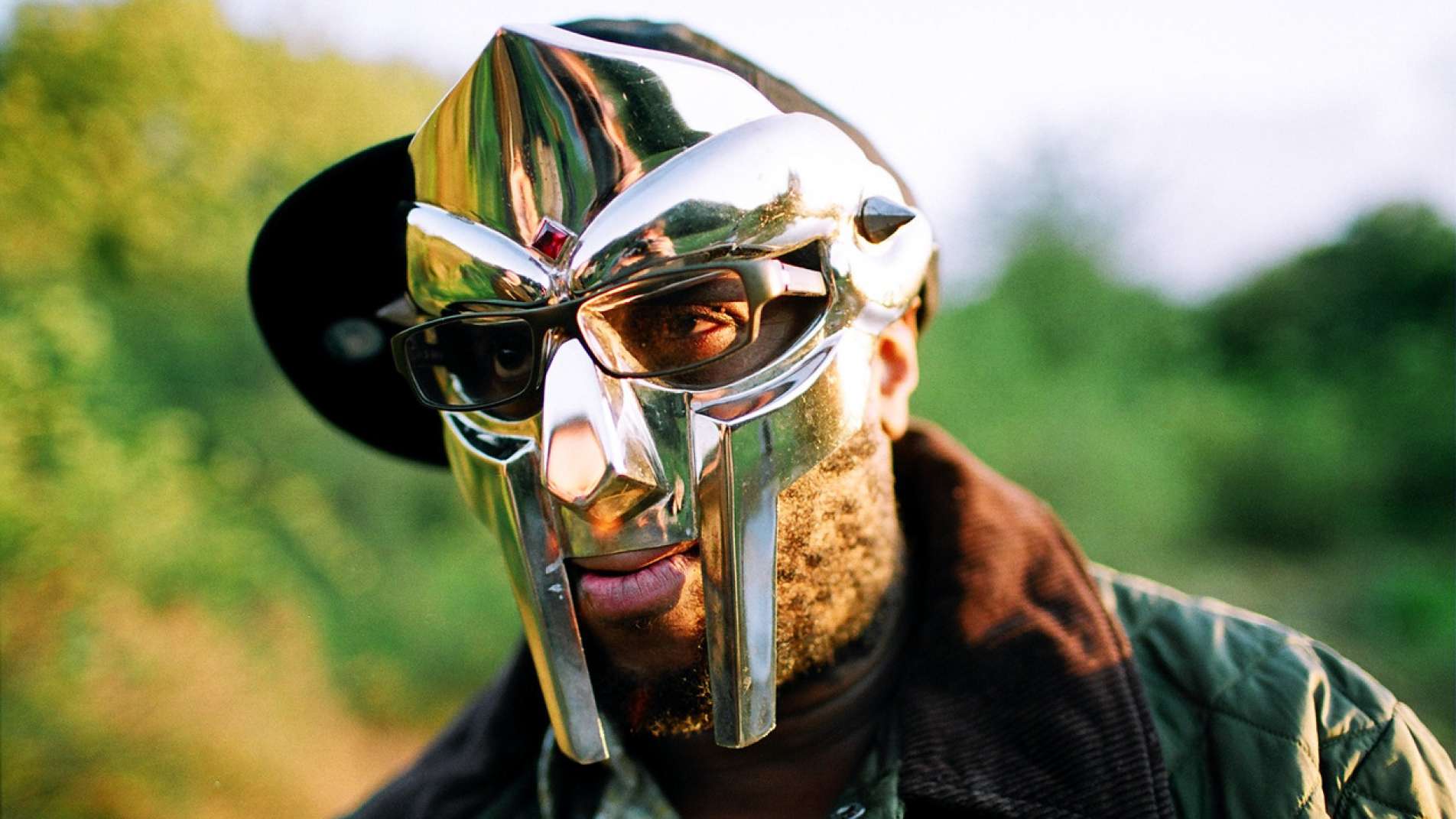 Den maskerede rapper MF Doom er død – 49 år gammel / Nyhed
