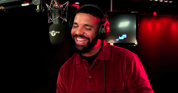 Se Drake levere en heftig ’Fire in the Booth’-freestyle live / Nyhed