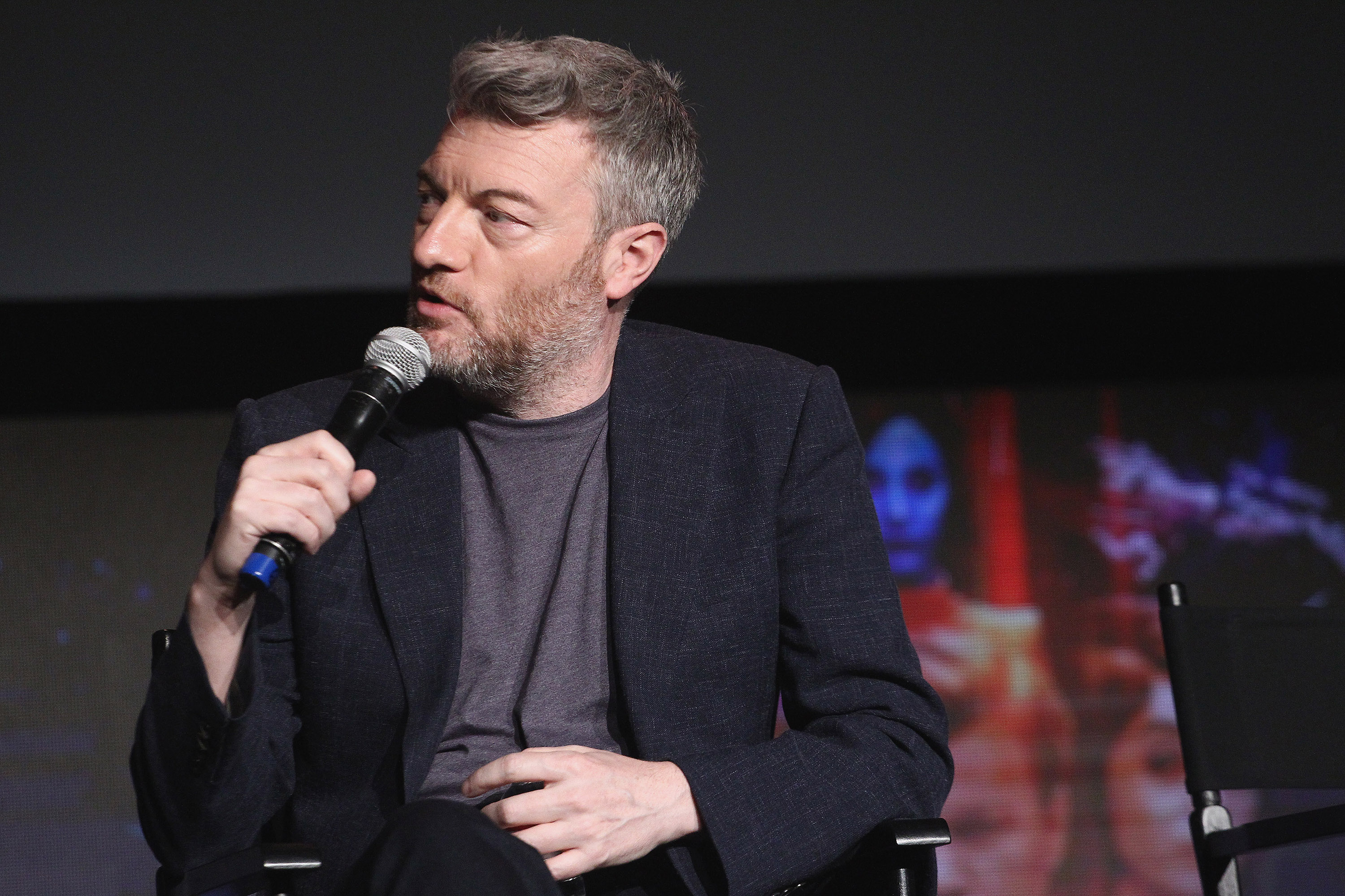 Charlie Brooker om ’Black Mirror: Bandersnatch’: »Hvad pointen er?? Du ...