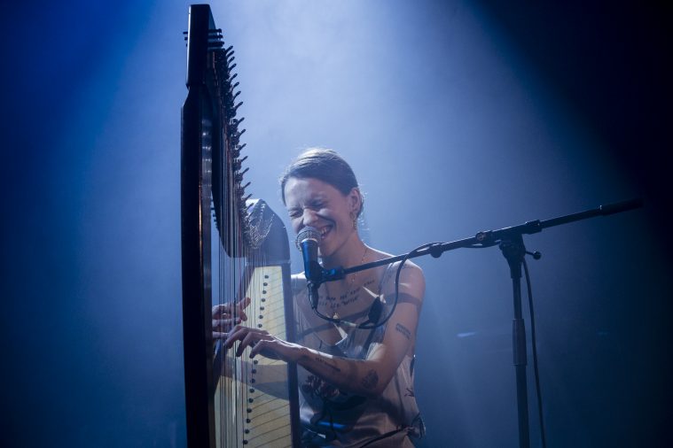 Spot Festival: Selma Judith var bedst, når hun var alene med harpen ...