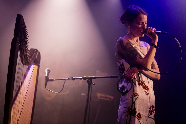 Spot Festival: Selma Judith var bedst, når hun var alene med harpen ...