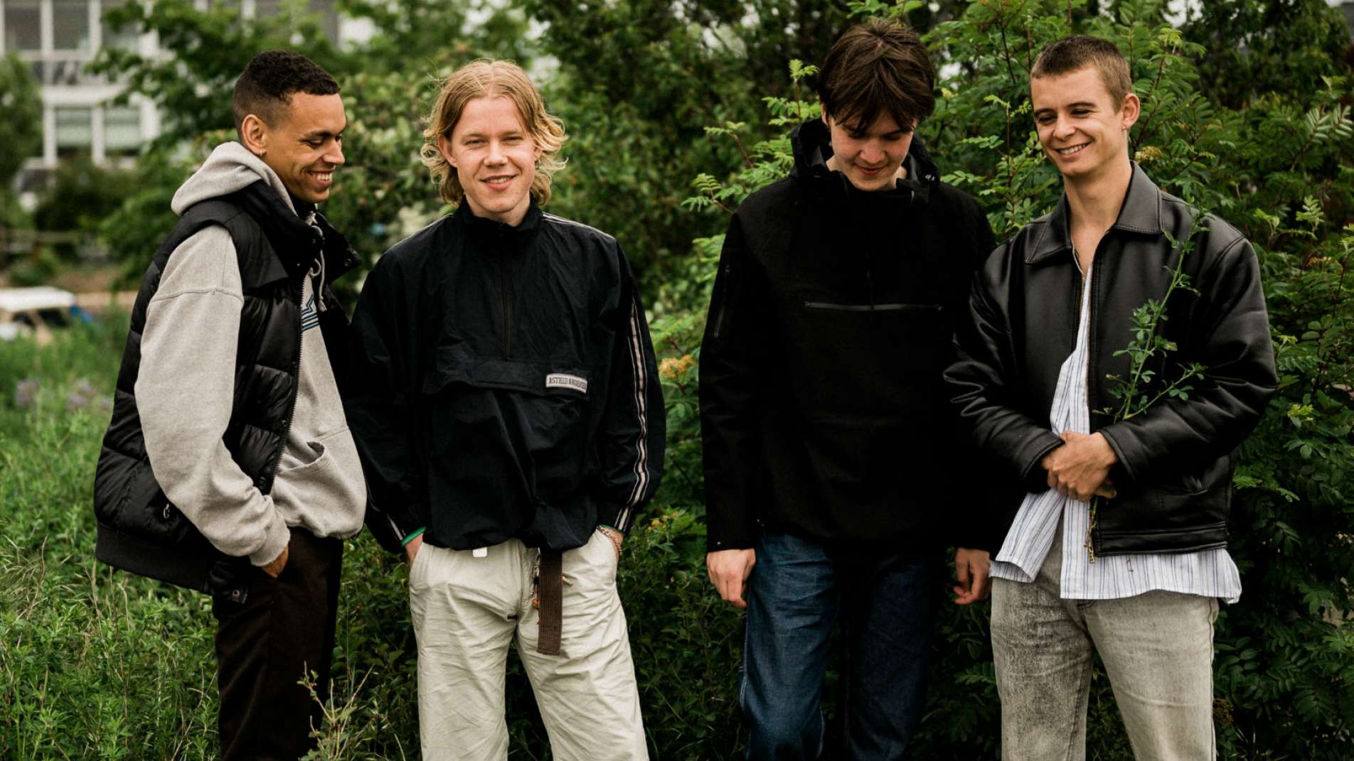 Liss udgiver ny single med britisk artist som gæst – hør ‘Boys In ...