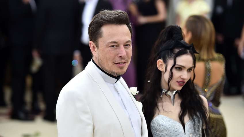 Grimes hævder, at Elon Musk ignorerer deres barns »medicinske krise ...