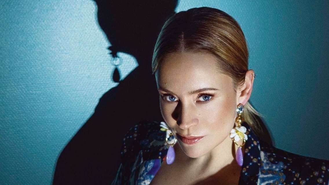 Efter 11 års albumpause er den norske popsanger Annie tilbage med en ny ...