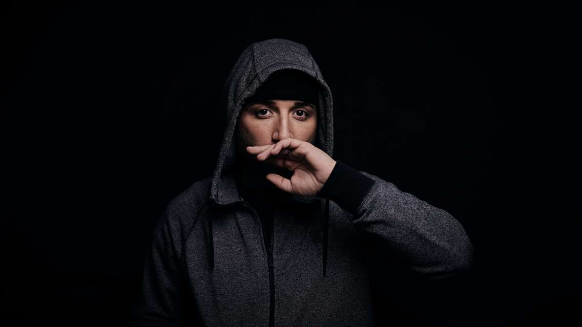 Stepz træder endelig ud af skyggen og går sin egen vej på ‘Stepzologi ...