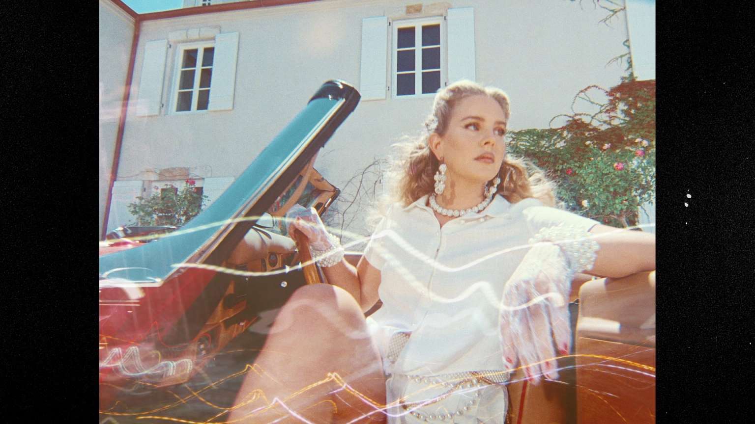 ’Chemtrails Over the Country Club’: Lana Del Rey vender blikket indad ...