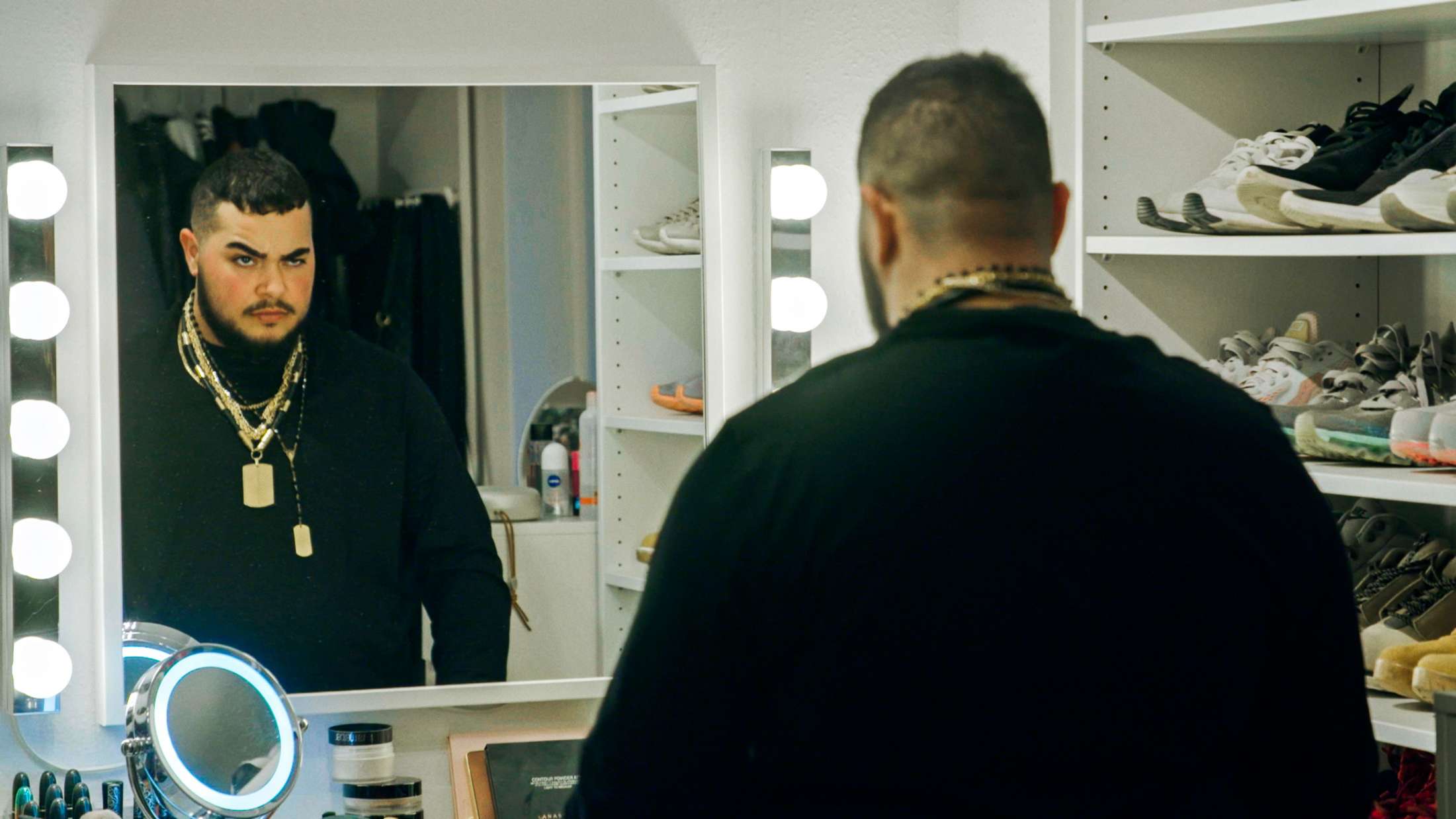 ’Macho’: Ny serie hæver niveauet for dansk tv om køn og minoriteter / Serie