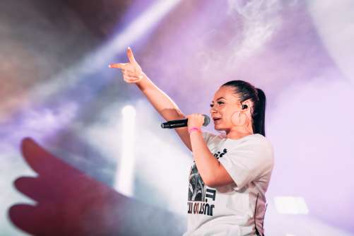 Tessa fældede en tåre under decideret drømmekoncert i Roskilde / Koncert