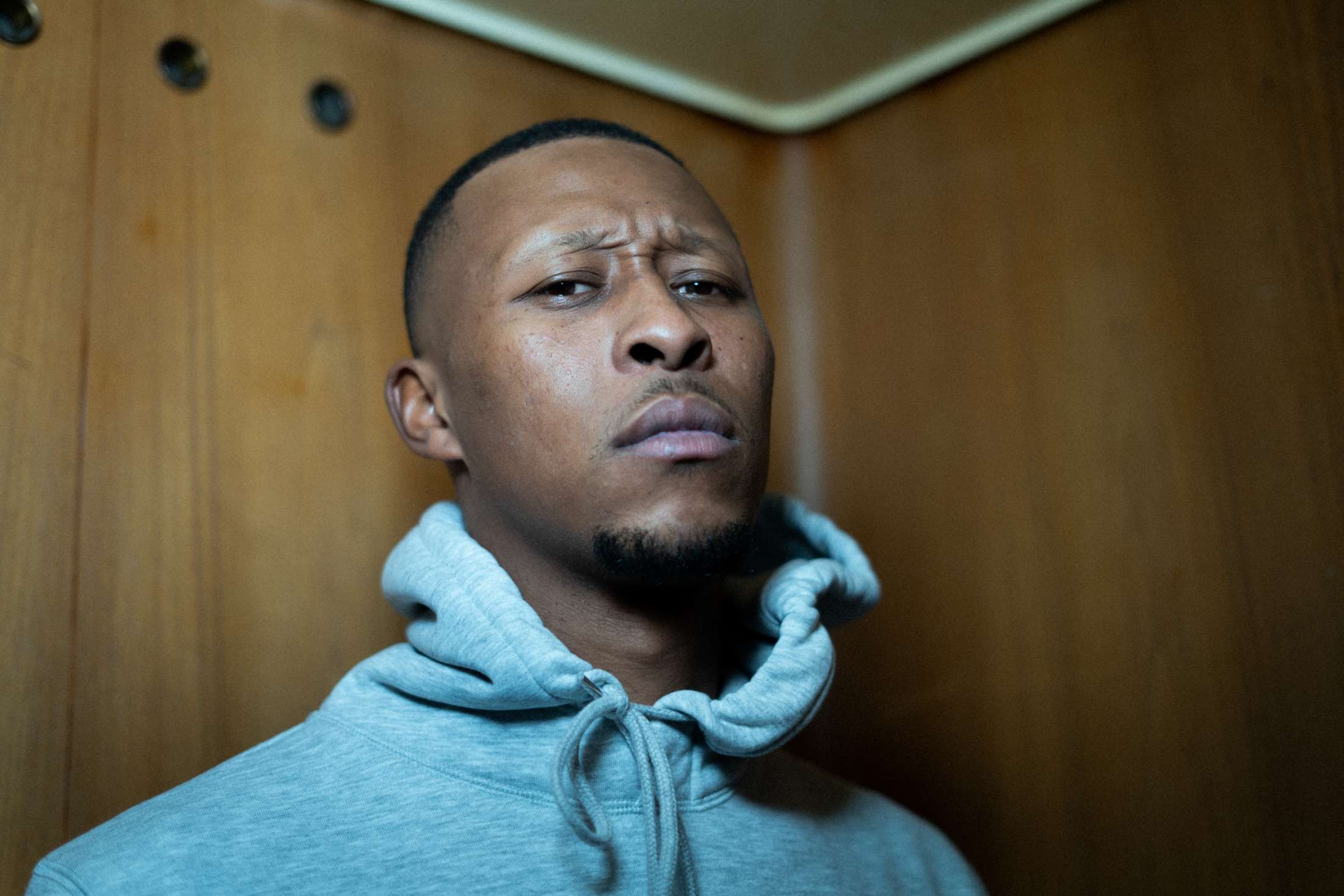 For tre år siden skrev Noah Carter under på en international ...