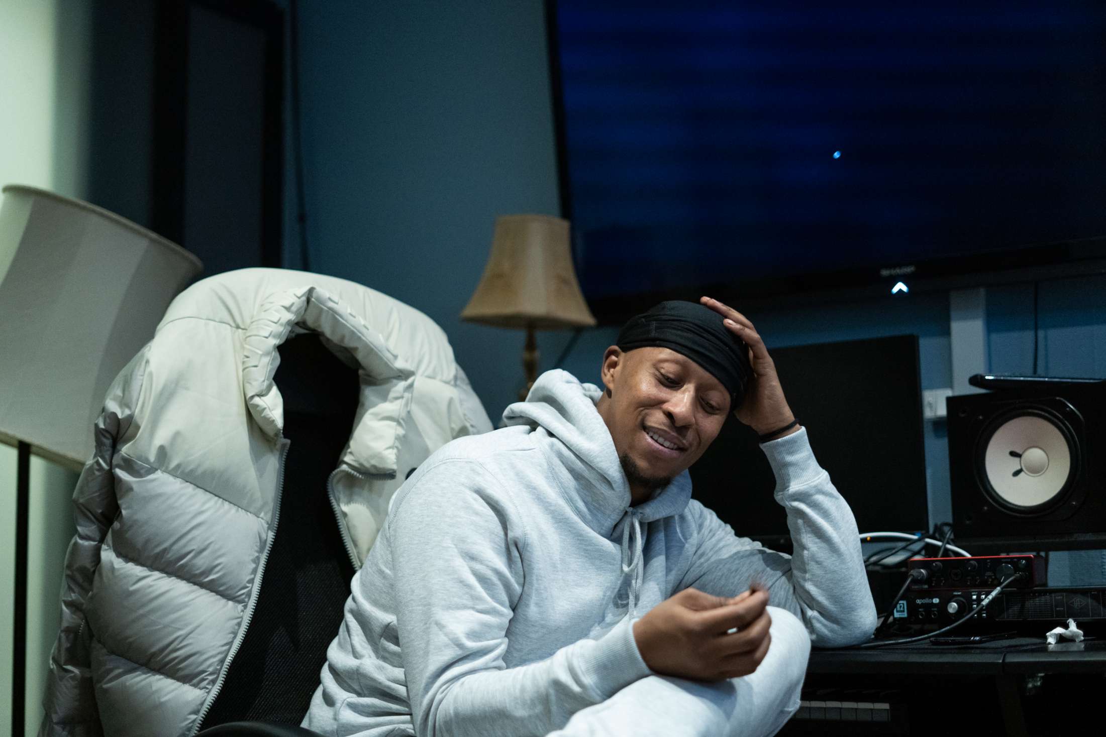 For tre år siden skrev Noah Carter under på en international ...