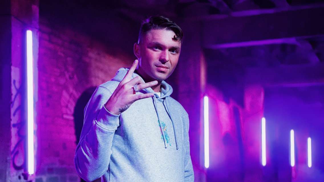 Den gamle Gilli kan ikke komme til telefonen lige nu – ‘Carnival ...