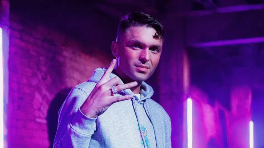 Den gamle Gilli kan ikke komme til telefonen lige nu – ‘Carnival ...