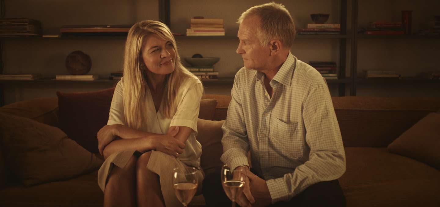 ’Tag min hånd’: Karaktererne kommer aldrig på rigtigt dybt vand i ny ...