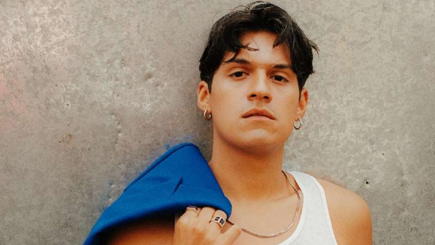‘Ivory’: Omar Apollo skrottede hele sit debutalbum og begyndte forfra ...