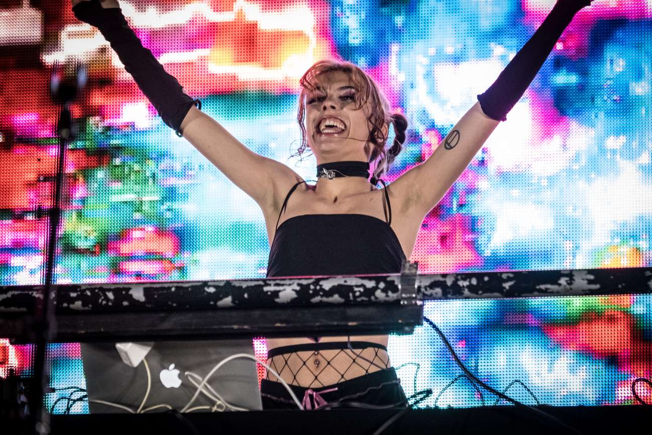 Debbie Sings’ Roskilde Festival-debut var en futuristisk, fandenivoldsk ...