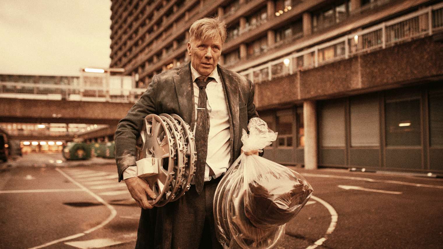 Lars von Triers rablende ’Riget’-finale sætter et herligt udsyret ...