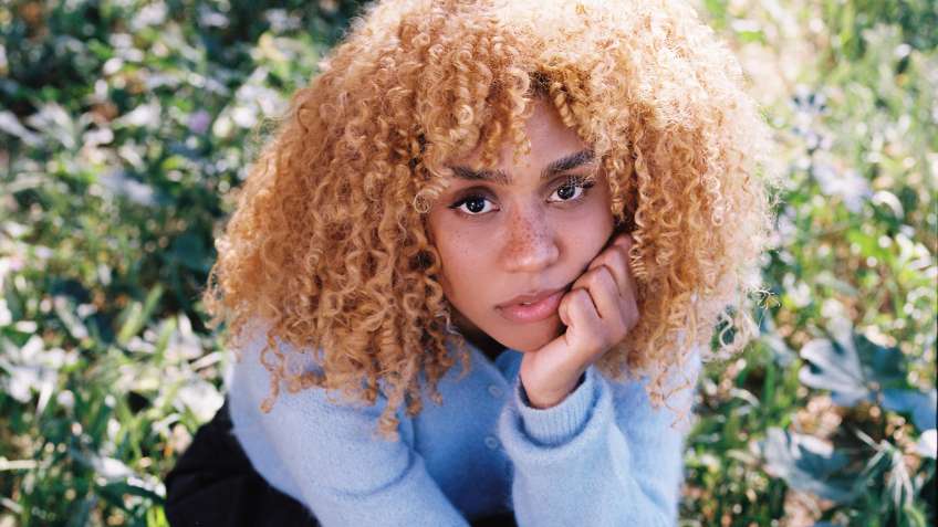 Fousheé gik viralt uden at vide det, sang med på Steve Lacys verdenshit ...