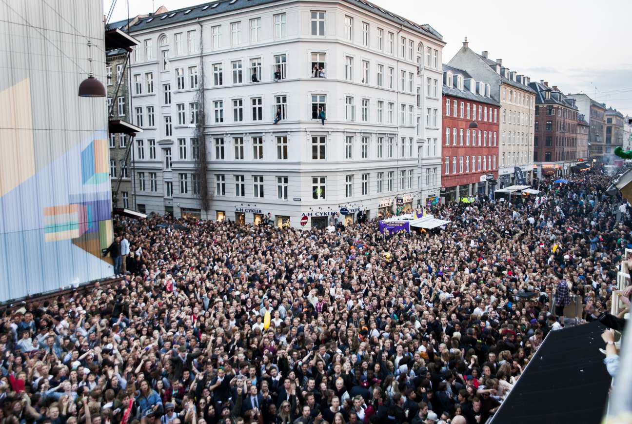 Tidslinje: Se billederne fra 25 år med Distortion / Tidslinje
