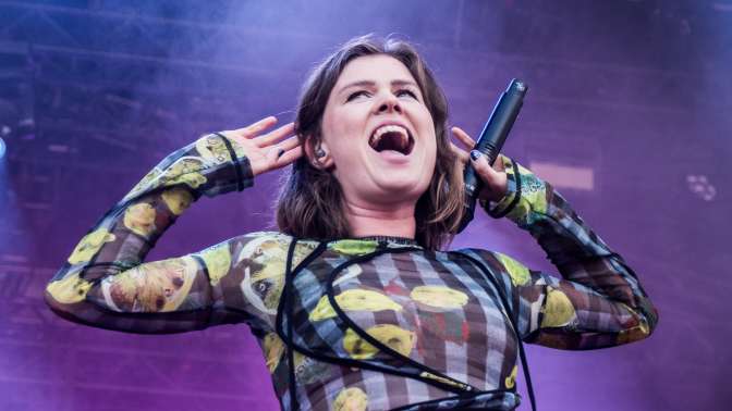 Roskilde Festival: Pil leverede en formidabel popfest i lige akkurat ...