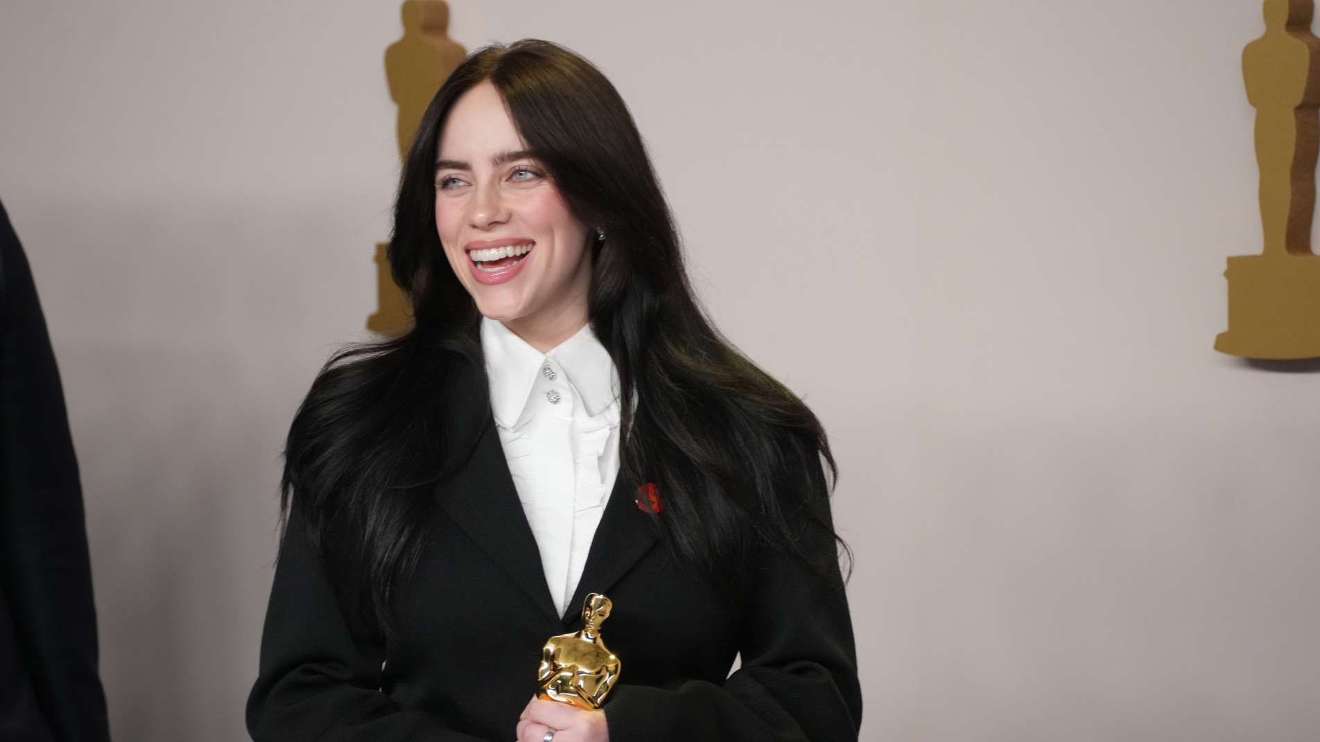 Billie Eilish langer ud efter Elon Musk: »Fucking patetiske kujon« / Nyhed