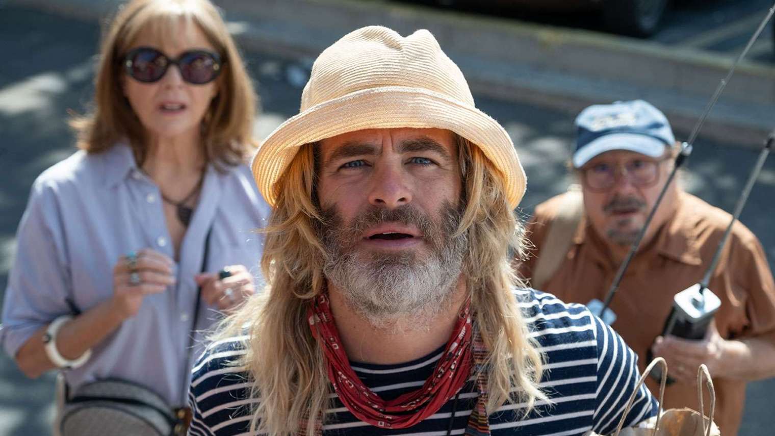 Chris Pine springer ud som instruktør med ‘The Big Lebowski’-klingende ...