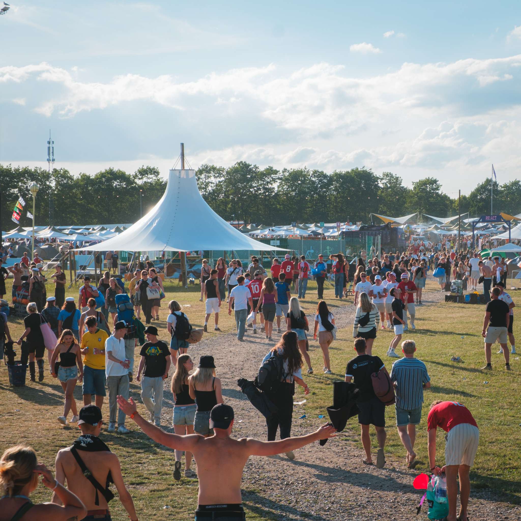 Roskilde Festival er i gang – se billeder fra den første festdag på ...