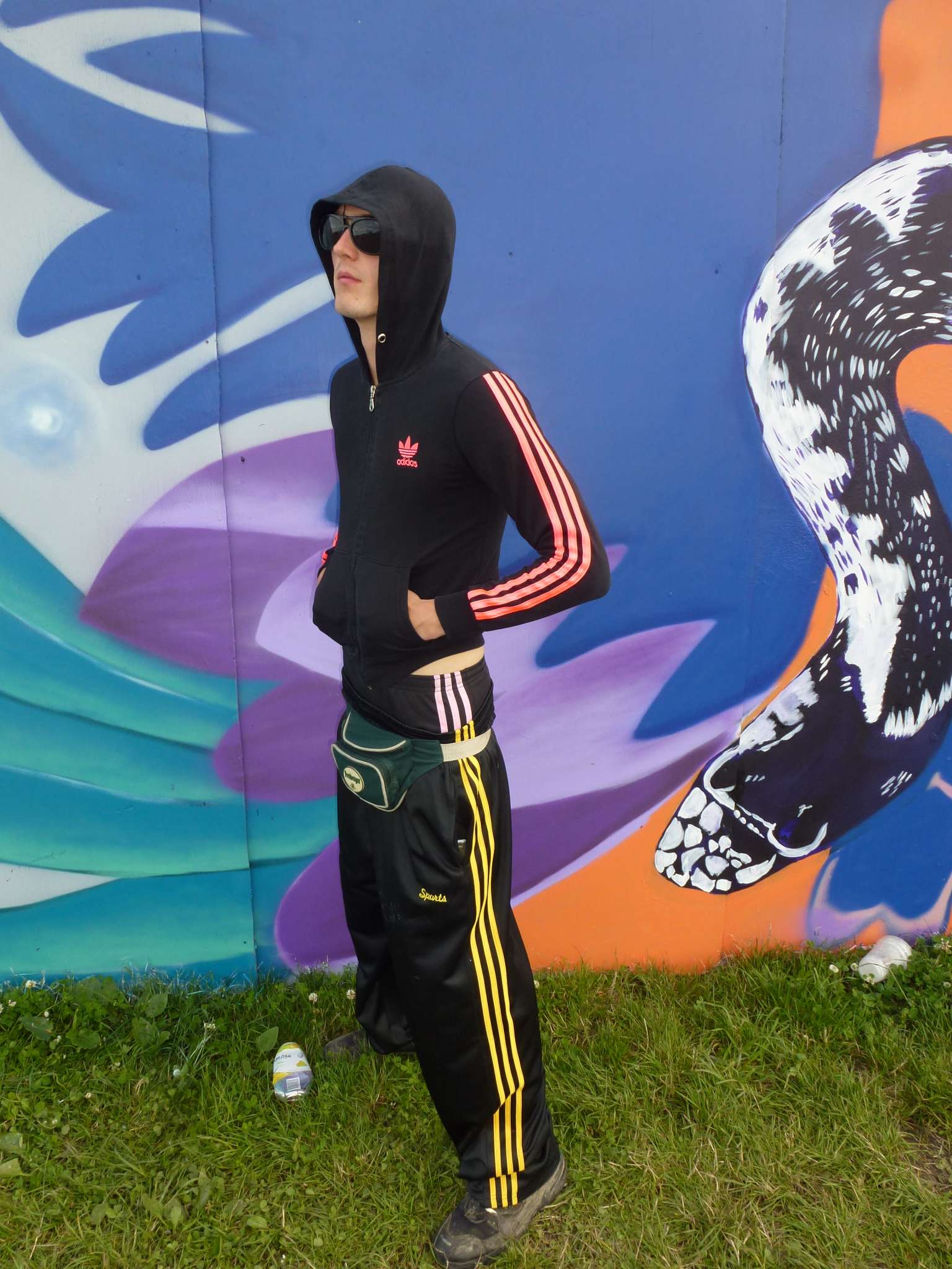 Street style på Roskilde Festival: Logomania bumbags, statement-tees og ...