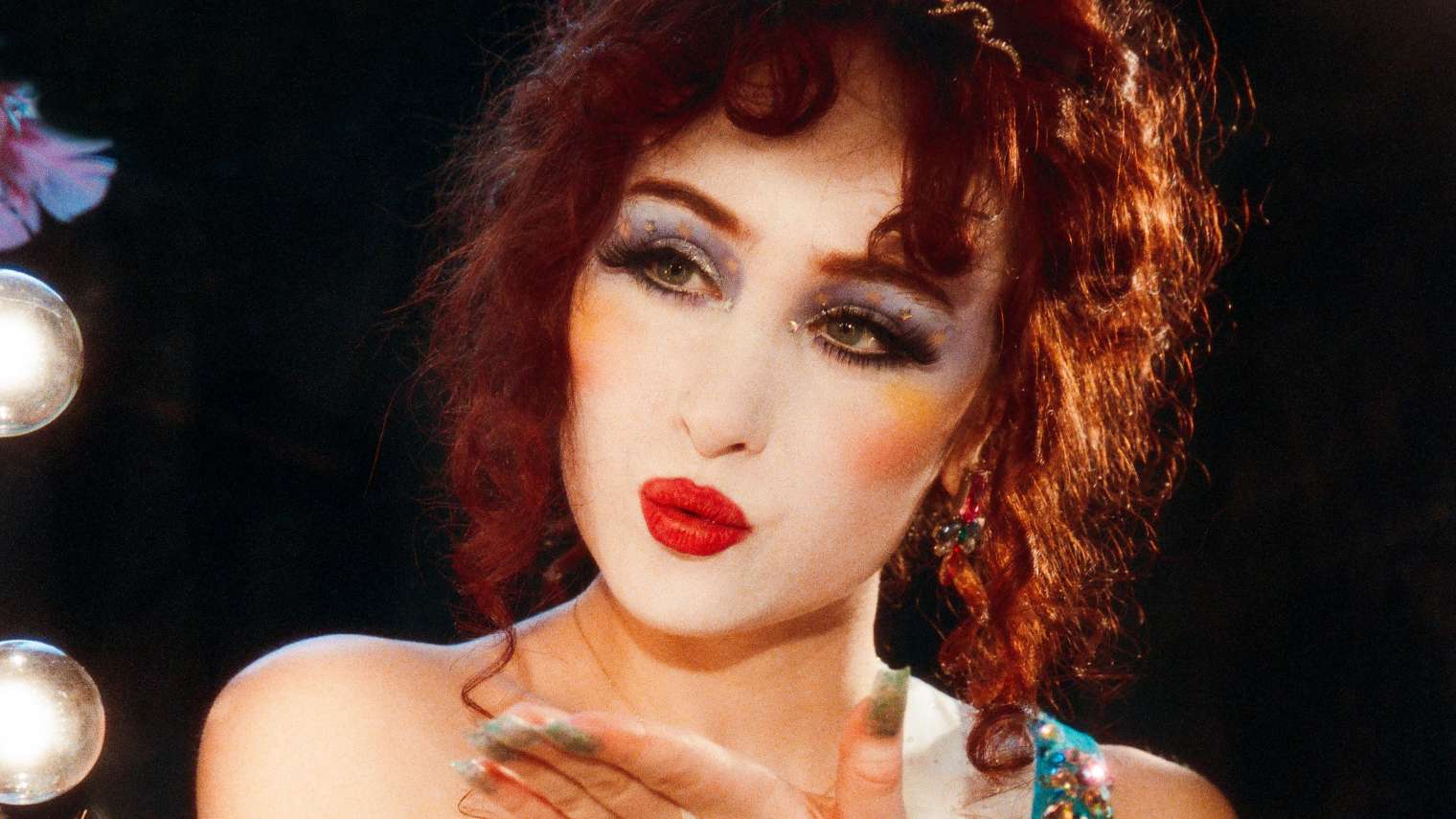 Chappell Roan debuterede lesbisk countrysang i ‘Saturday Night Live ...