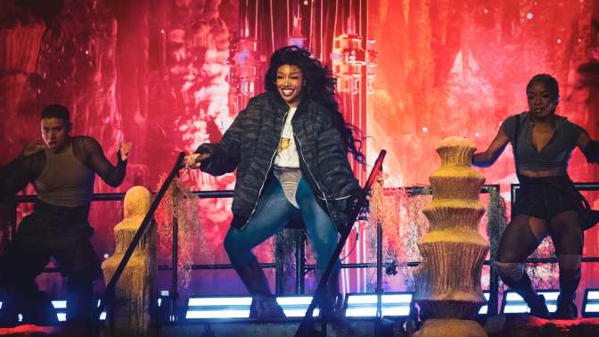 Sceneshowet var fuldstændig magisk, da SZA sang sit hjerte ud på ...
