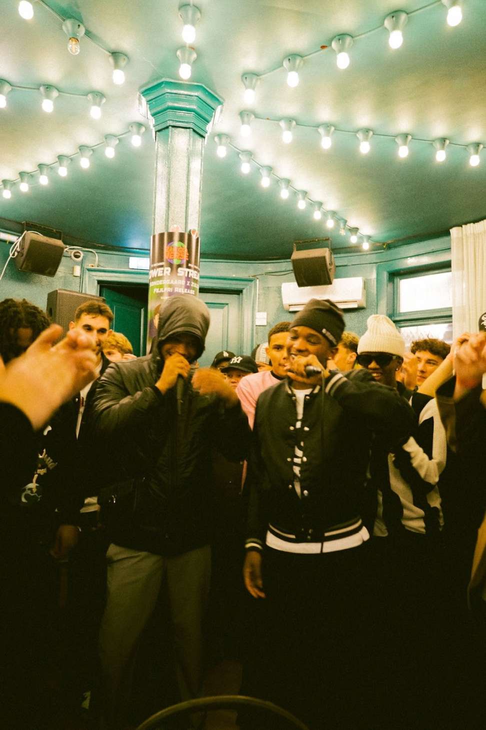 Rapkometen Zuloo er rykket fra kælderen til hitlisterne – nu er han i ...