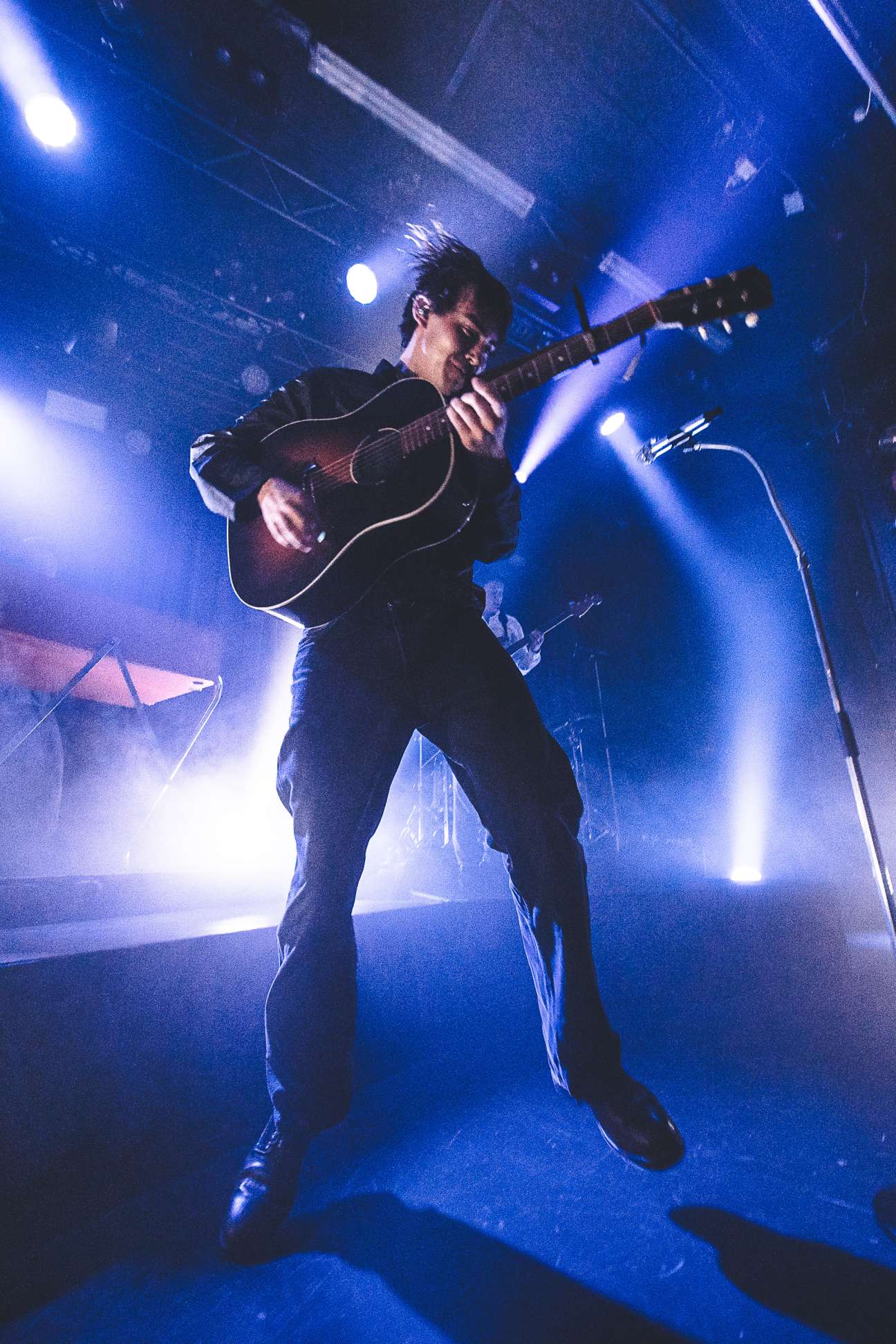 Publikum næsten overdøvede forsangerens mikrofon, da veloplagte Aphaca ...