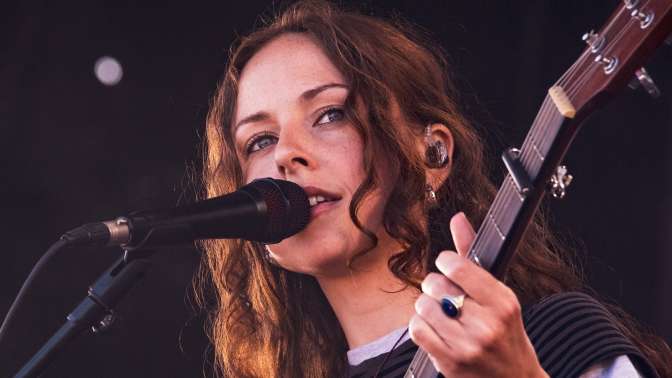 Når Karoline Funder var god på Roskilde Festival, skinnede hun / Koncert