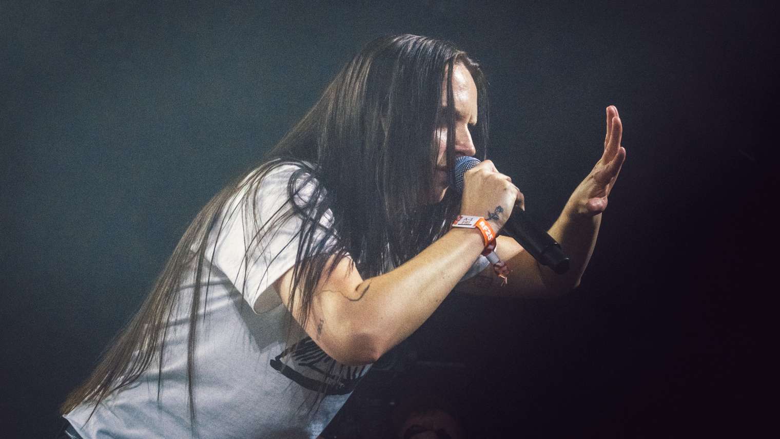 Mø aflyser resten af sin europaturné: »Jeg har brug for tid til at hele ...