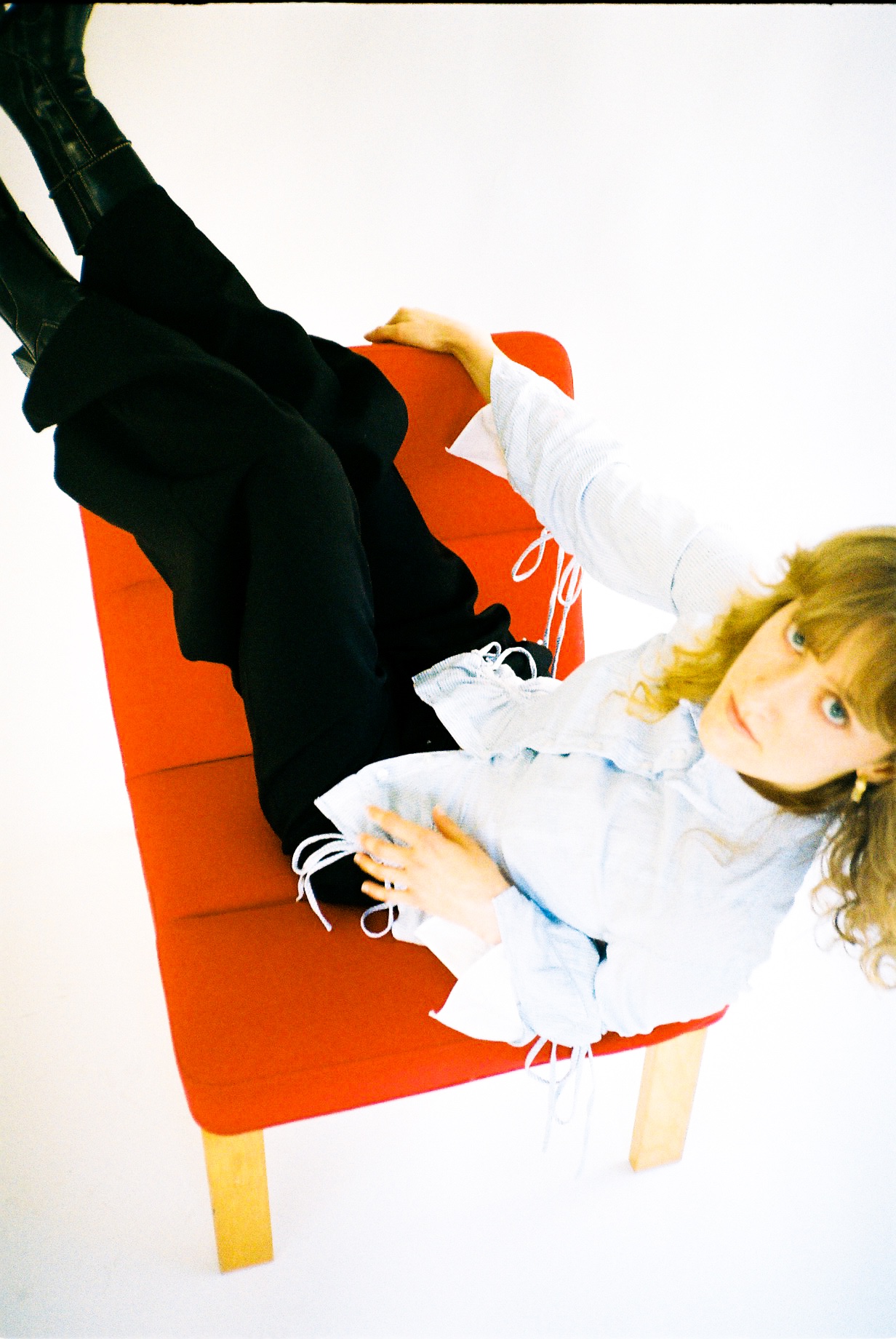 Premiere: Luanna Elises ‘Wasting Time’ lyder, som om den var ...